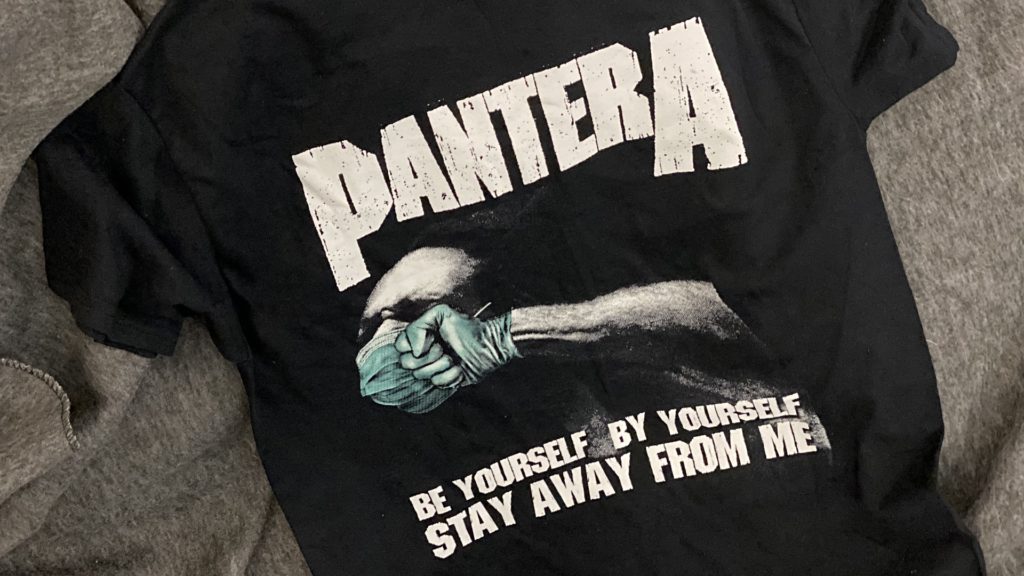 Respect Social Distancing! – 37'.news ¯\_(ツ)_/¯